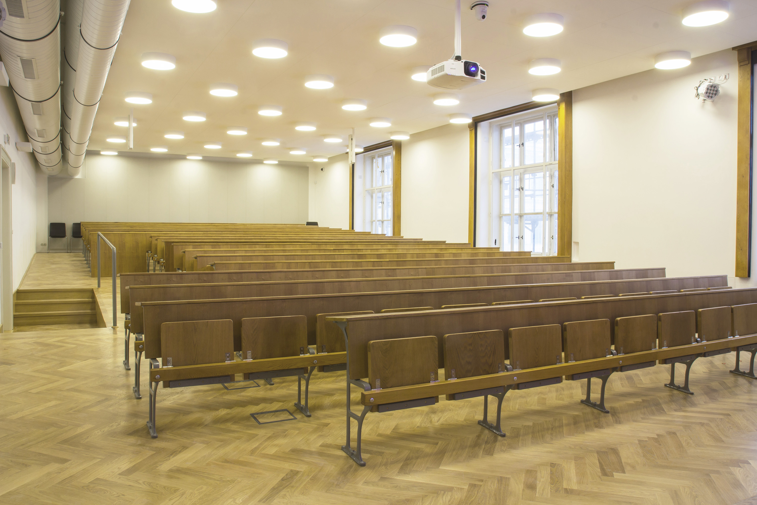 Rekonstrukce poslucháren a auly FFUK, Praha | Cuboid architekti